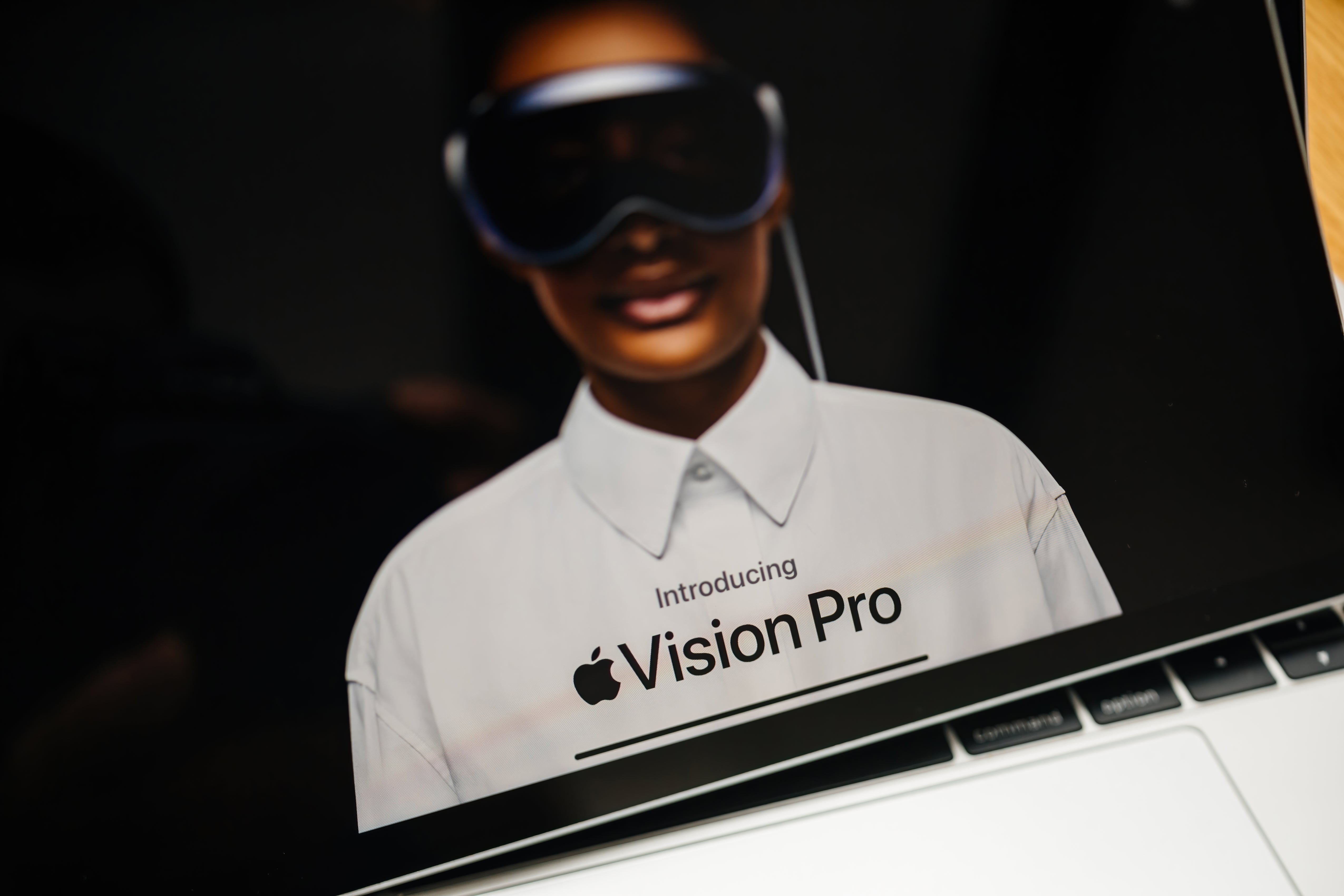 Apple Vision Pro: Revolutionizing Reality – DecorArts
